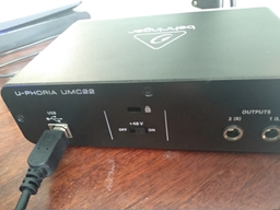 Аудиоинтерфейс Behringer UMC22 – фото, отзывы, характеристики в ...
