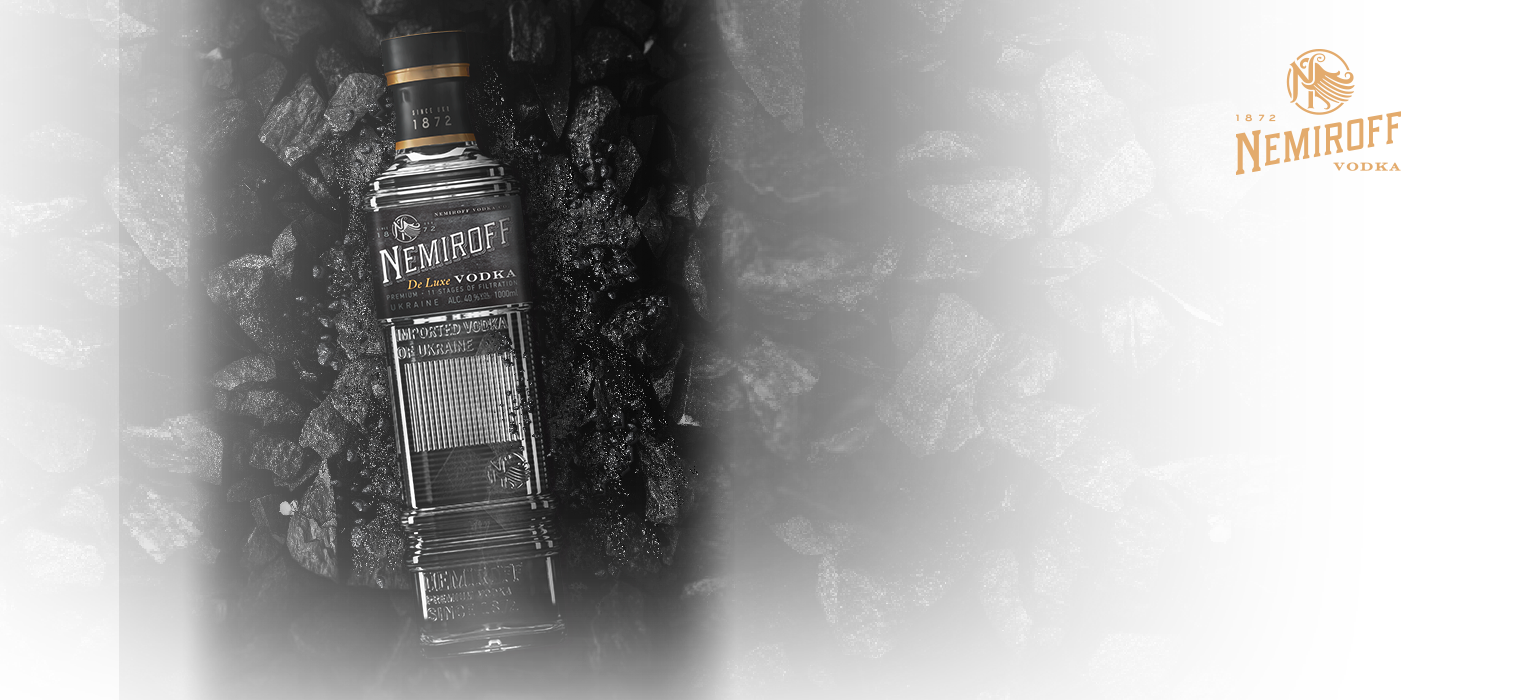 Горілка Nemiroff De Luxe 0.7 л 40% + 50 мл х 3 шт. у подарунковій ...