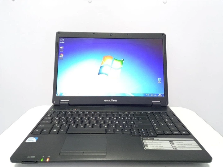 Ноутбук б/у Acer eMachines E528/15.6" / Intel Celeron T3500 2 ядра 2.1 GHz/4GB DDR3/200GB HDD ...