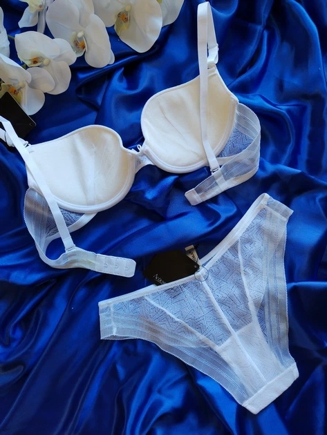 Комплект нижньої білизни формований бюстгальтер та трусики сліпи Acousma 75B-М білий зі сріблом ...