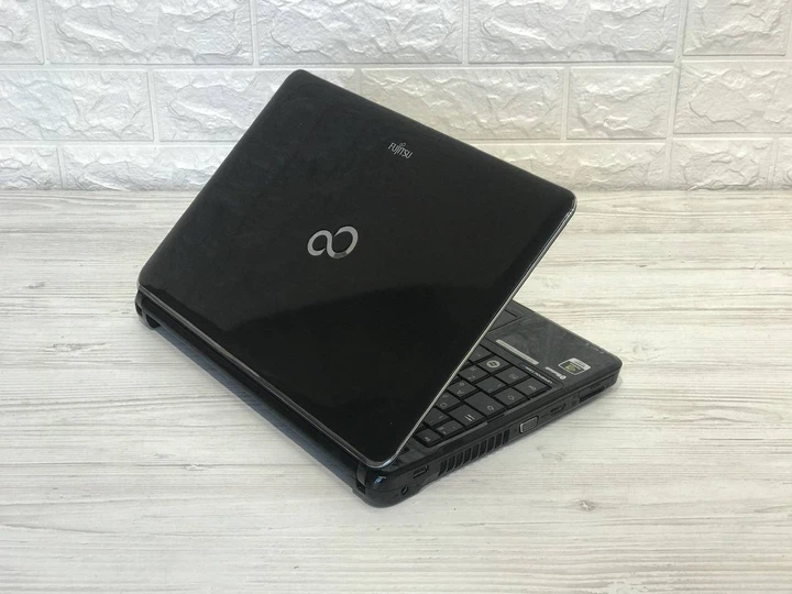 БВ Ноутбук Fujitsu SH531 13.3 Intel i3-2370M 4 RAM 320 HDD NVIDIA 410M ...