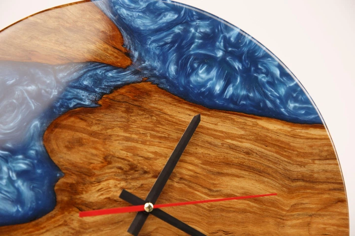 Годинник настінний з груші з епоксидною смолою фото отзывы характеристики в интернет