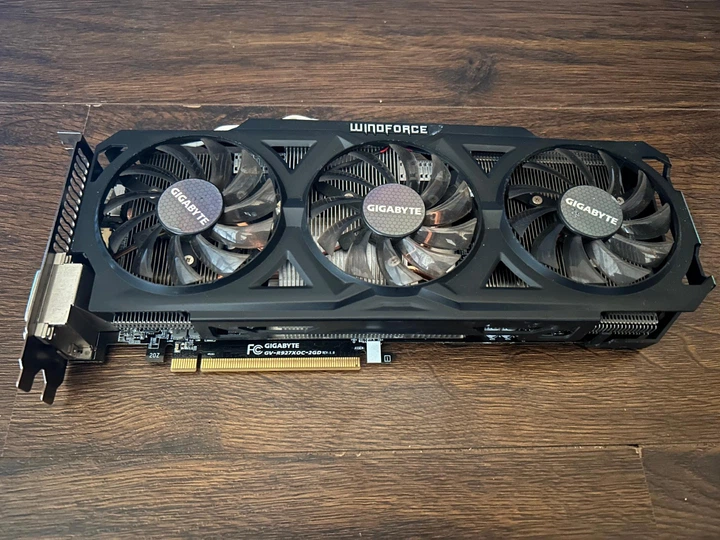 Видеокарта Gigabyte Radeon R9 270X 2GB (GV-R927XOC-2GD) Б/У – фото ...