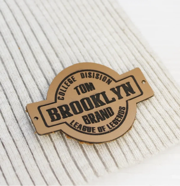 Нашивка Label Pro "Brooklyn" світло-коричнева 60*45 мм (1450) – фото ...