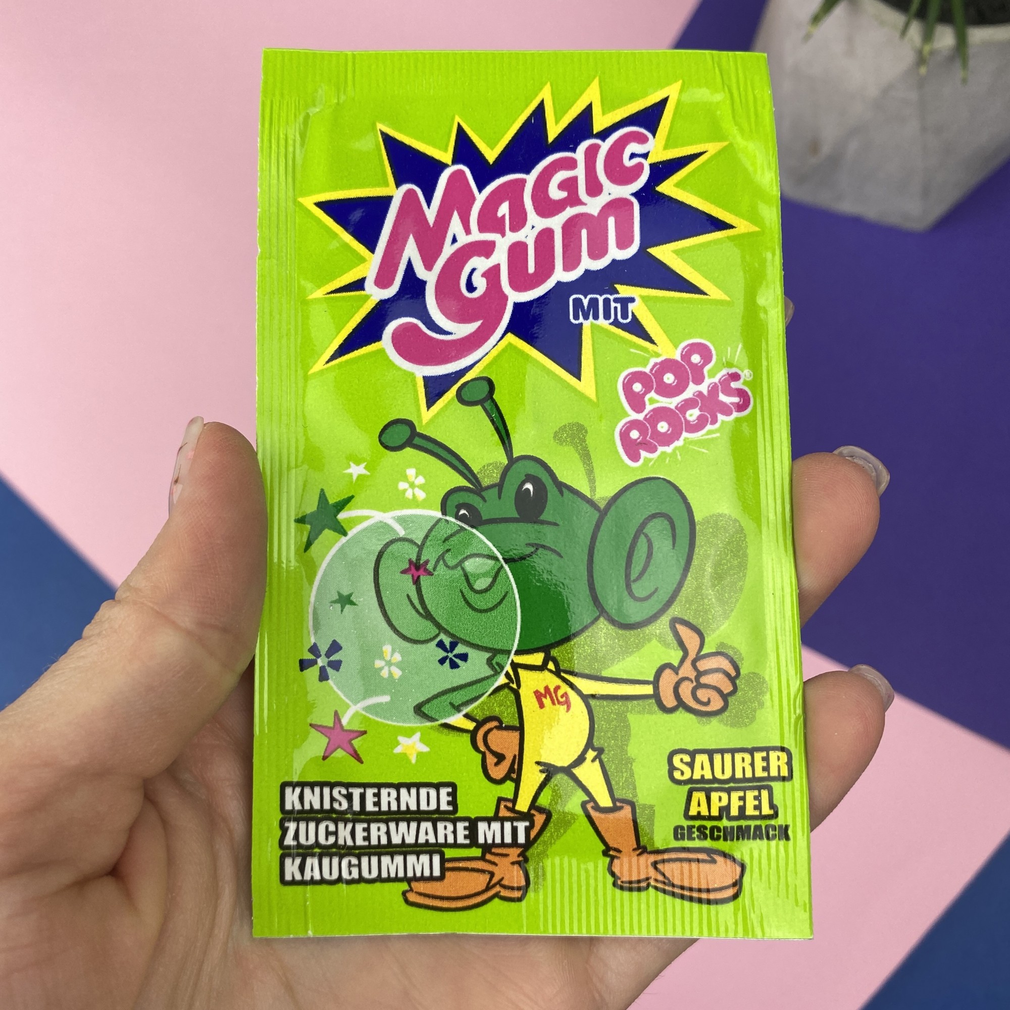 Шипучие леденцы Magic Gum яблочные со жвачкой 7 г от продавца: Vlipli ...