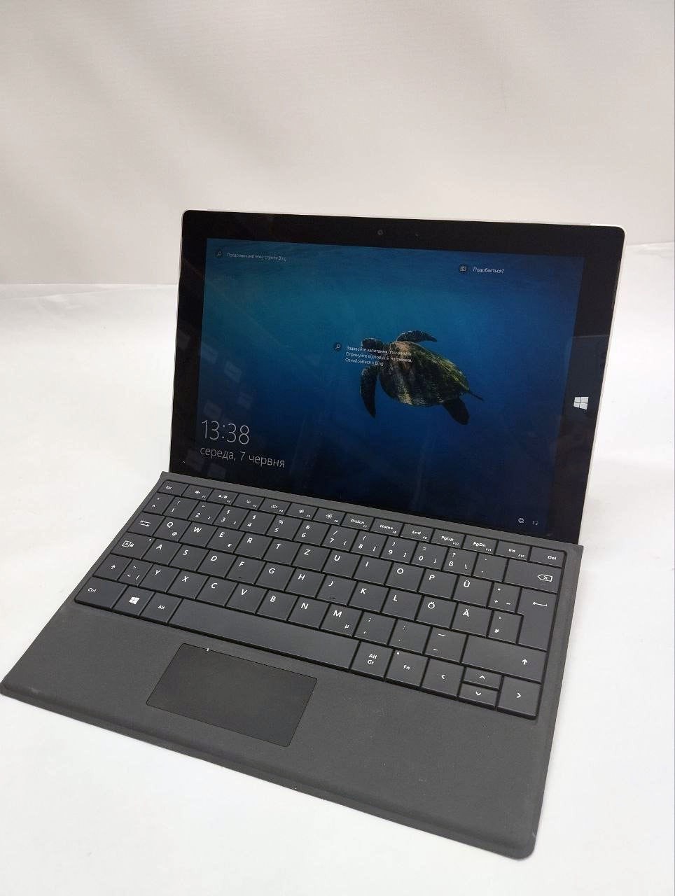 Ноутбук Microsoft Surface 3 Touchscreen заряджається від Powerbank Б/В ...